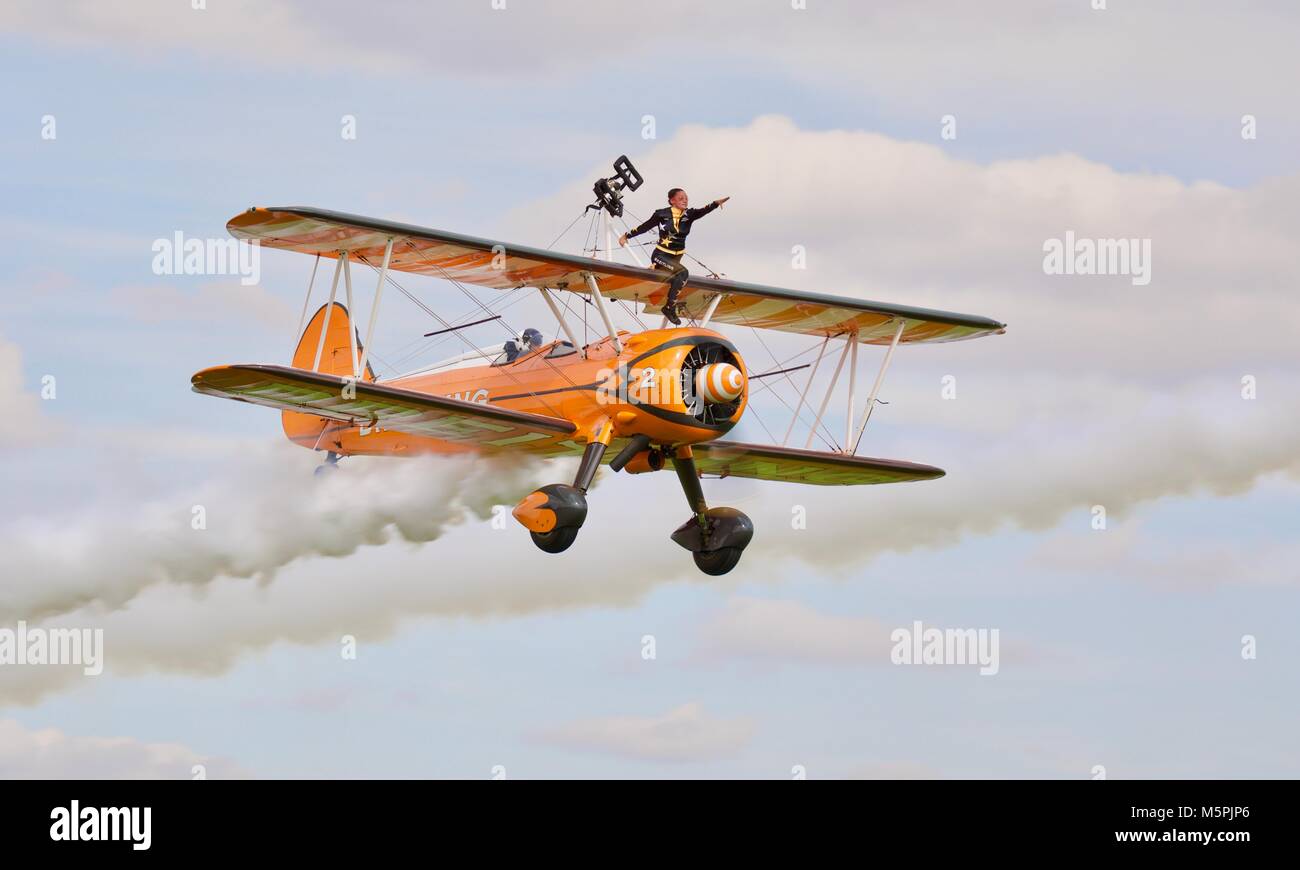 Wingwalker vintage hi-res stock photography and images - Alamy