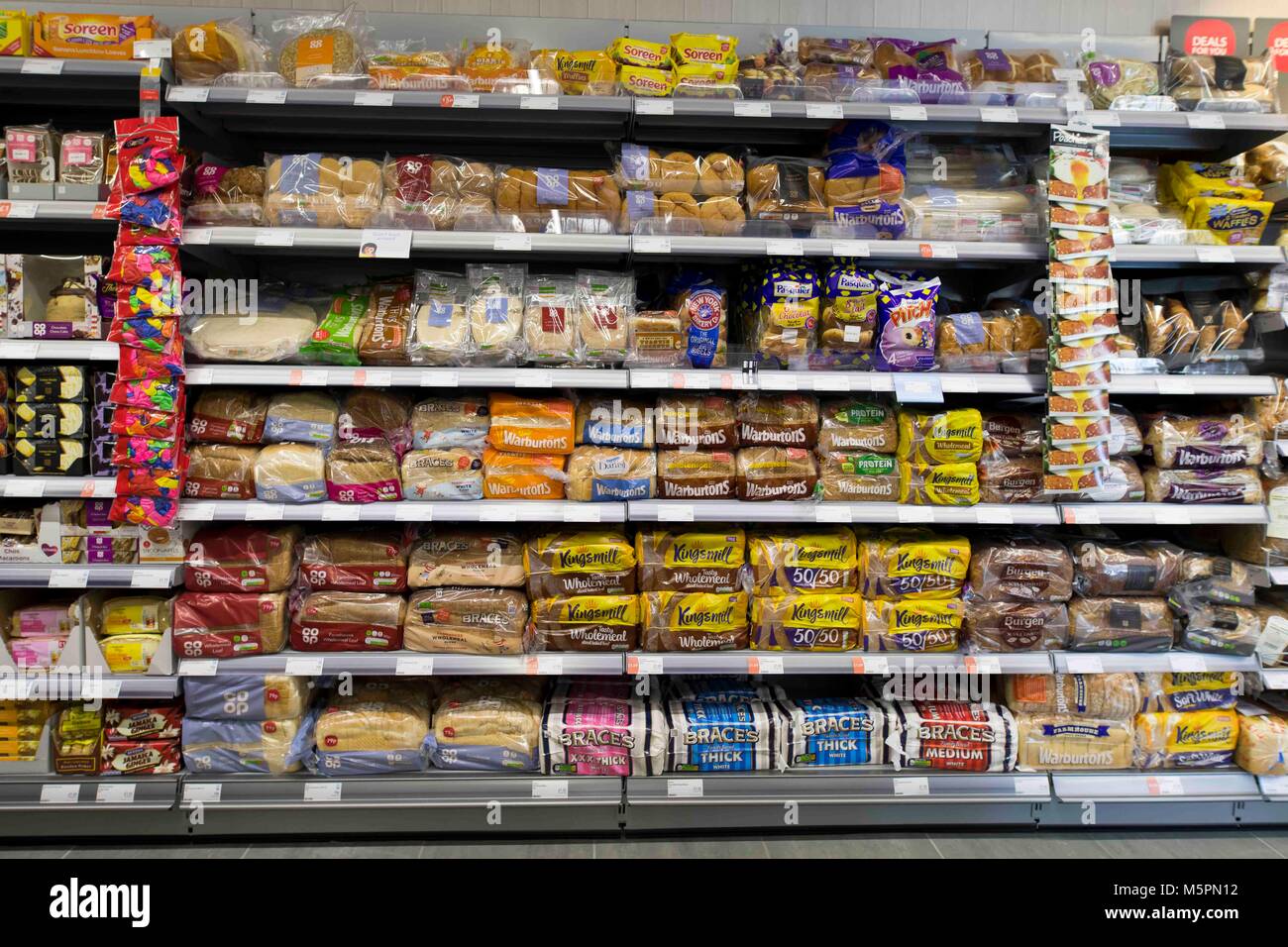 Bread display supermarket hi-res stock photography and images - Alamy