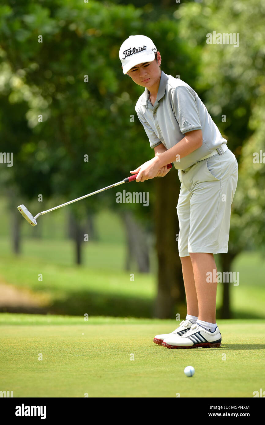 Danau, UKM Bangi - FEBRUARY 11: Jake Foley putt on the 4th green during ...