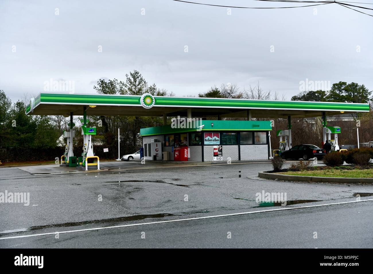 Bp gas pump hi-res stock photography and images - Alamy
