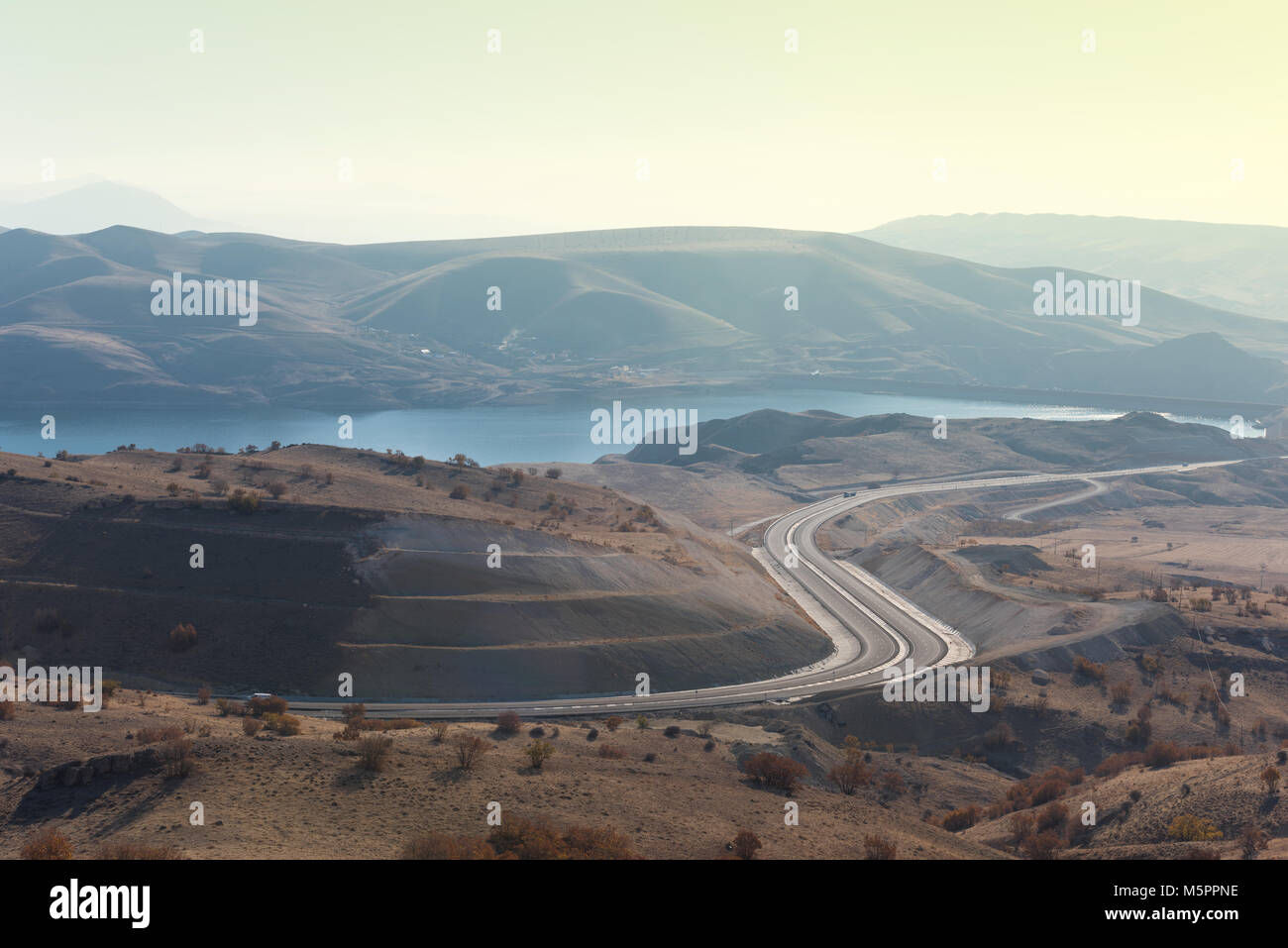 Dam road hi-res stock photography and images - Alamy