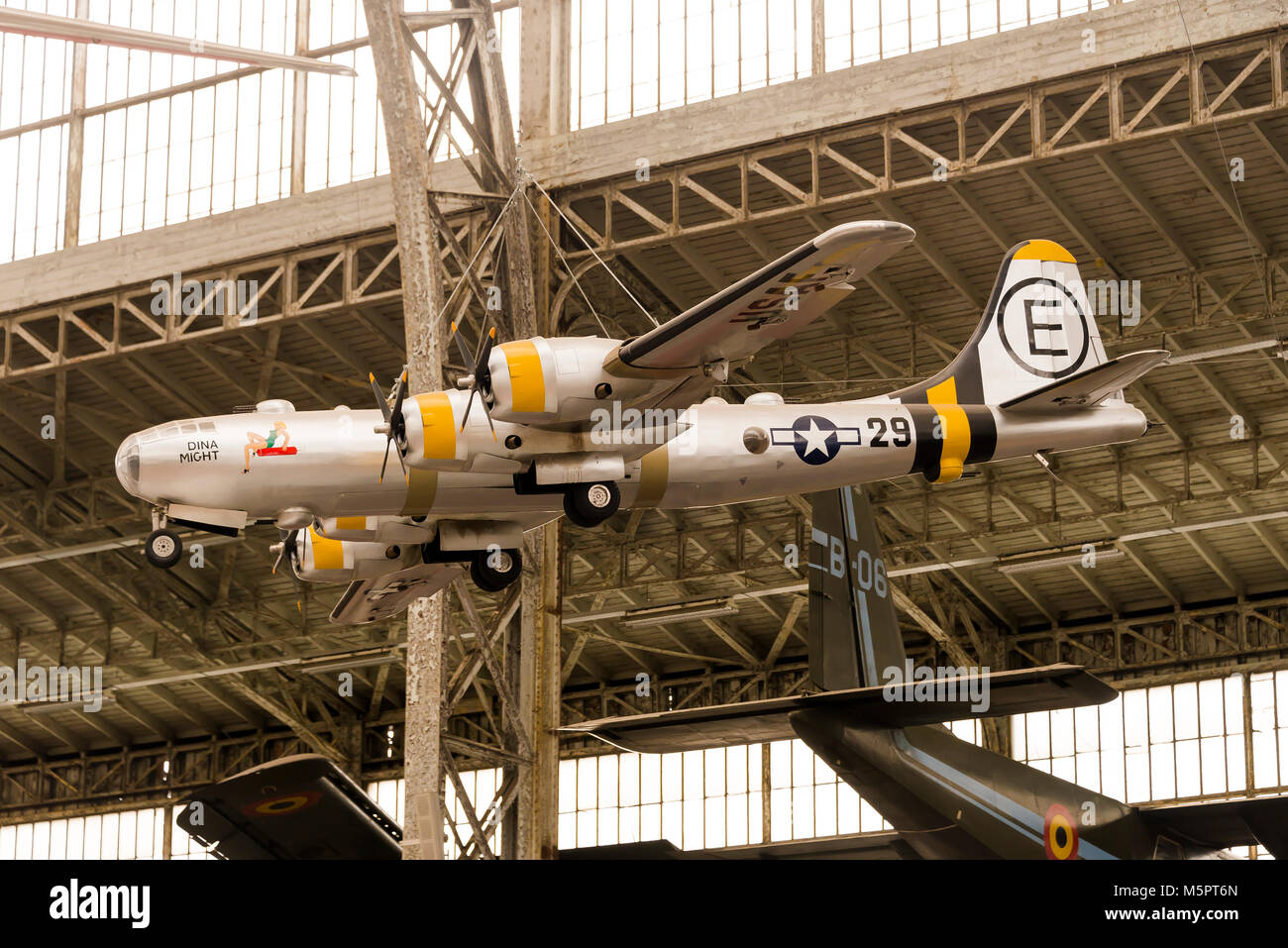 Old airplane hangar hi-res stock photography and images - Alamy
