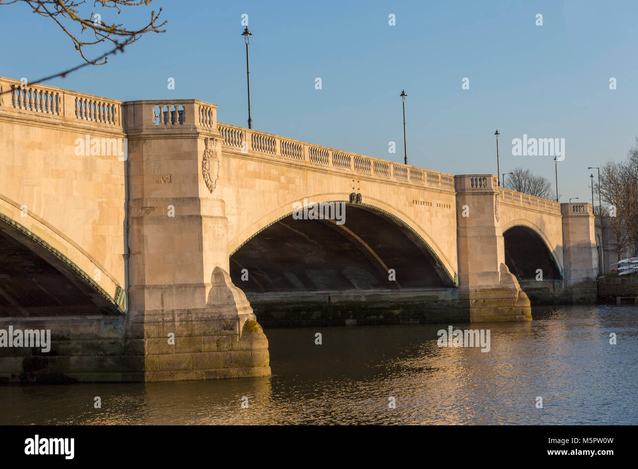 Chiswick bridge hi-res stock photography and images - Alamy