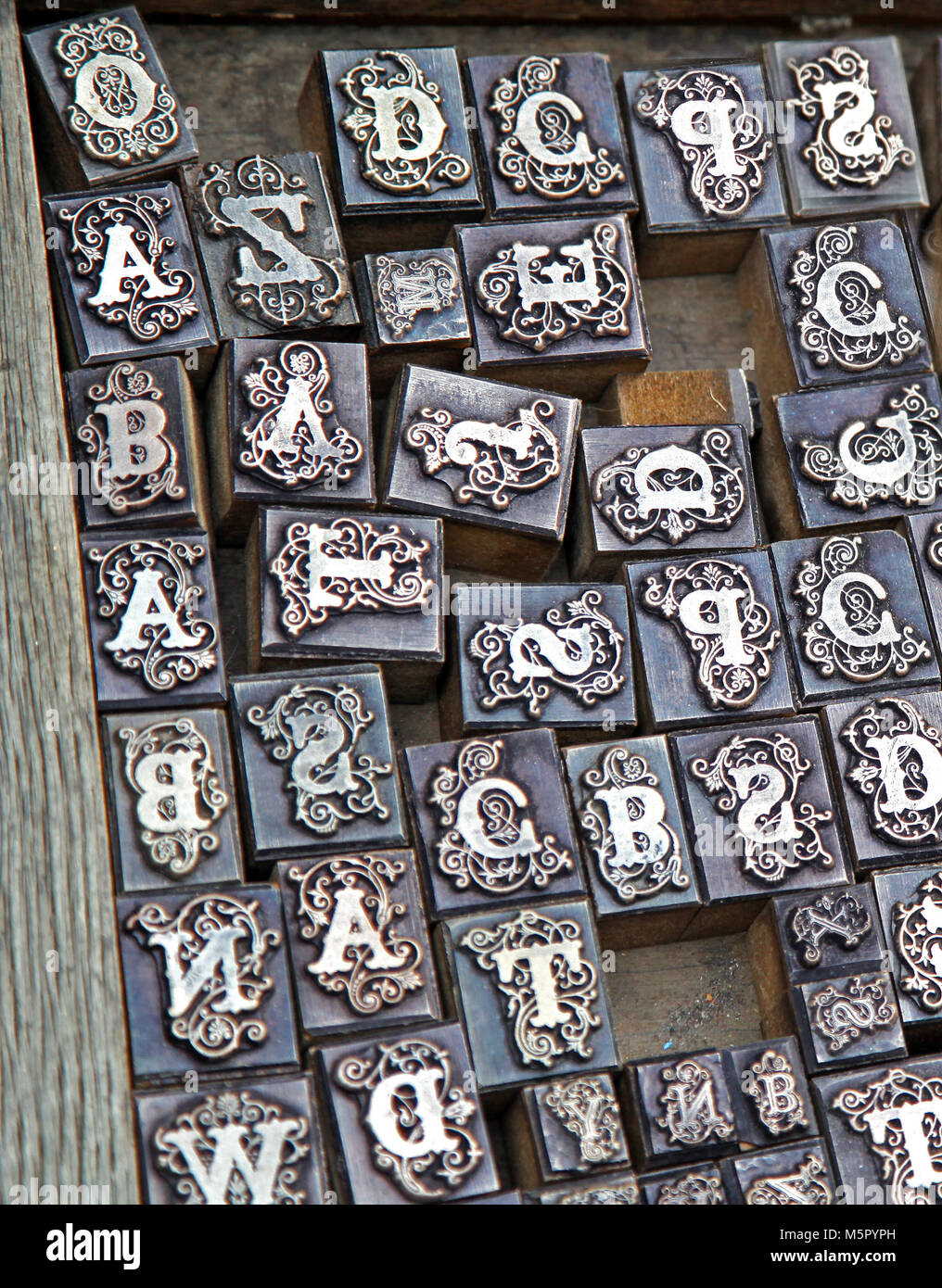 Typesetting blocks hi-res stock photography and images - Alamy