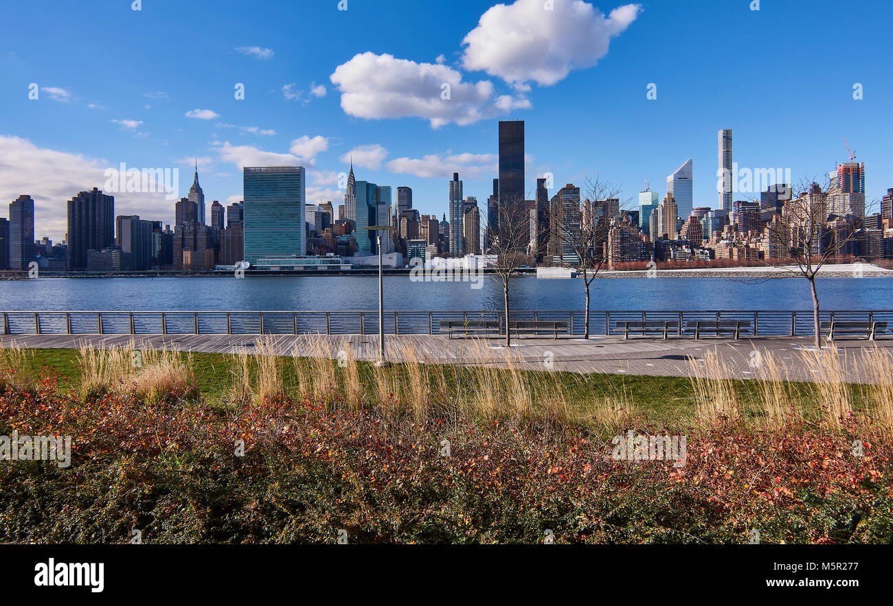 Gantry Plaza State Park, and view of the East River and Midtown ...