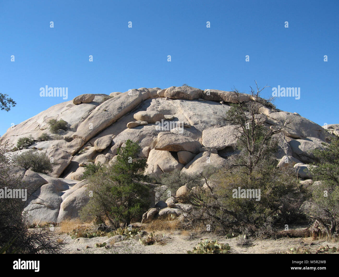 Rock exfoliating hi-res stock photography and images - Alamy