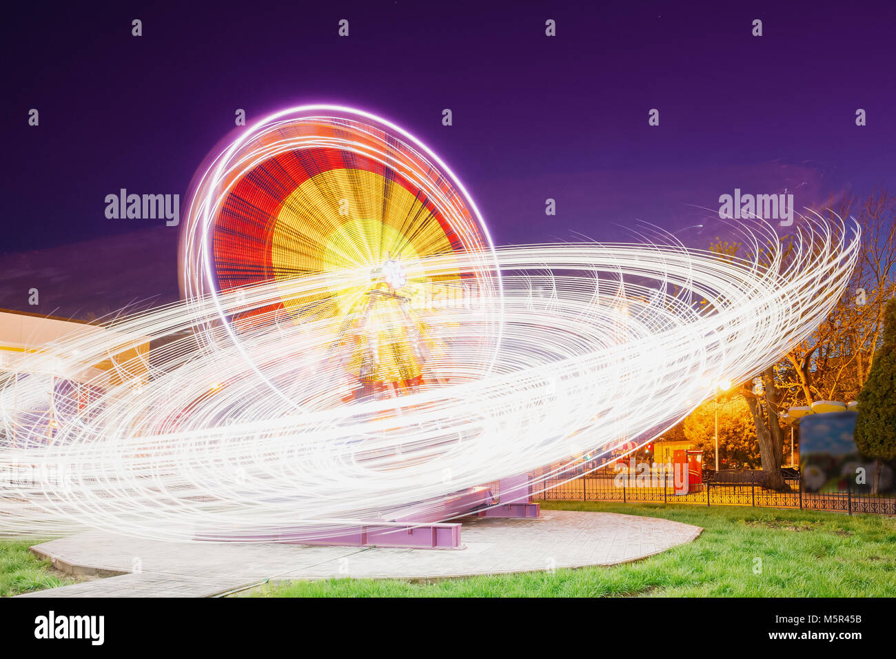 Rotating In Natural Motion Effect Illuminated Attraction Ferris Wheel ...