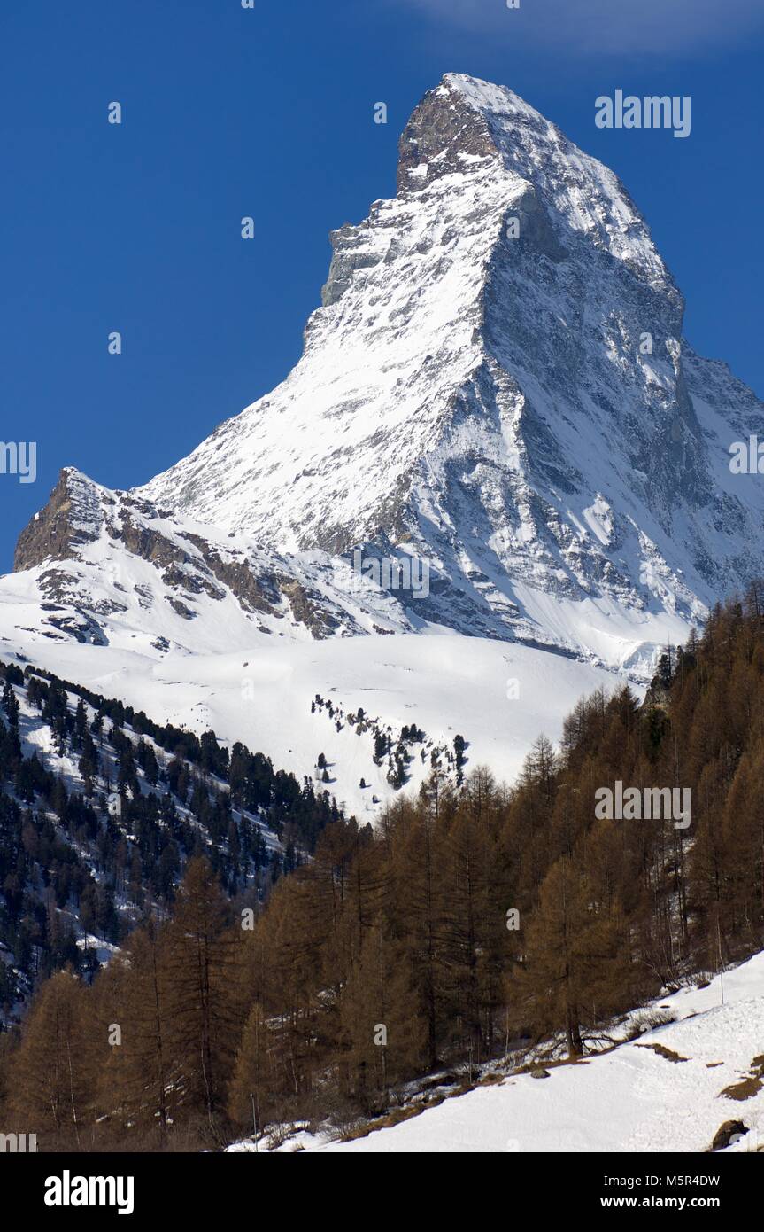 winter view of the Matterhorn in the alpine village of Zermatt ...