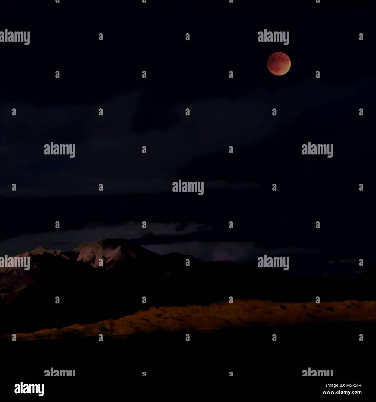 Lunar Eclipse Over Great Sand Dunes and Mount Herard Stock Photo - Alamy