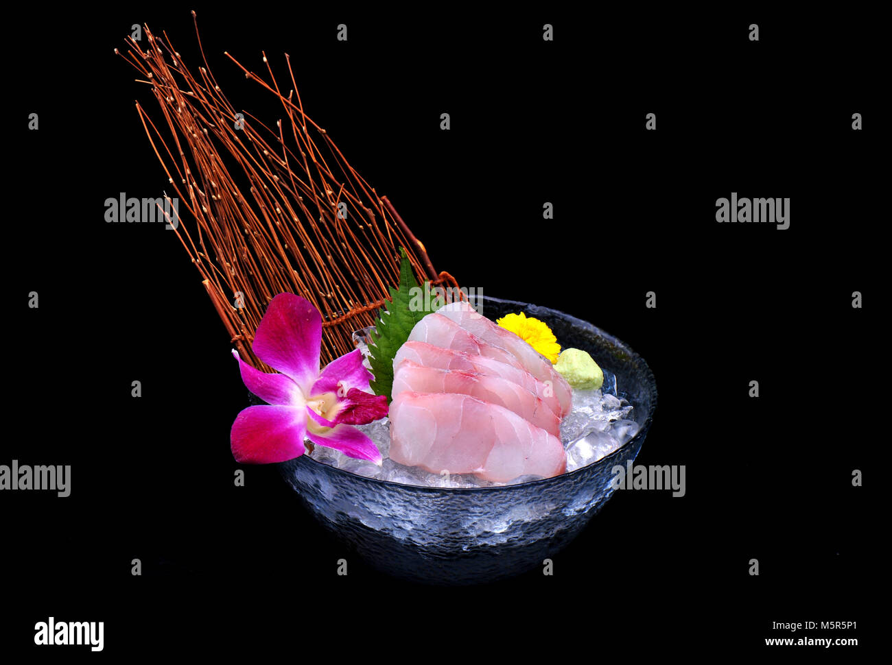 Japanese red snaper raw ice tai sashimi oishi Stock Photo - Alamy
