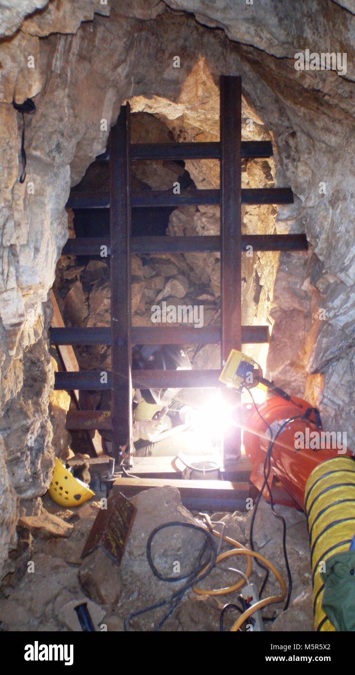 Mine closure hi-res stock photography and images - Alamy