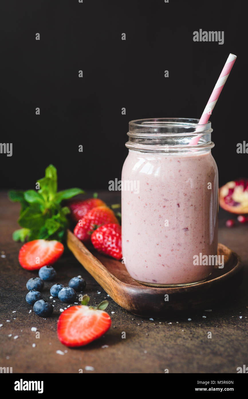 A strawberry drinking drink hi-res stock photography and images - Alamy