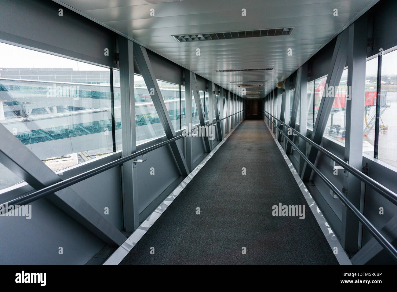 Image of elevated pedestrian crossing Stock Photo - Alamy