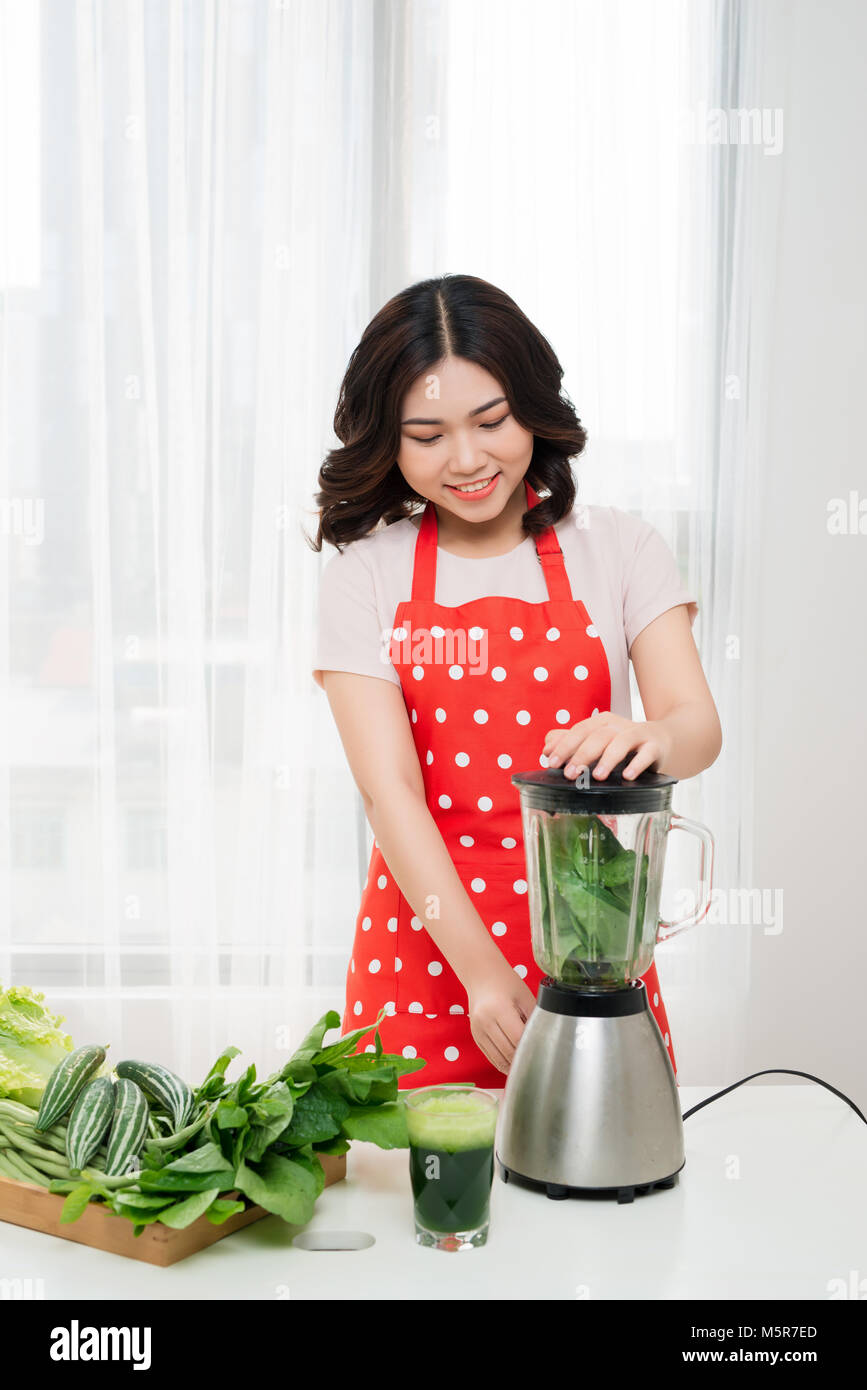Smoothie making machine hi-res stock photography and images - Alamy