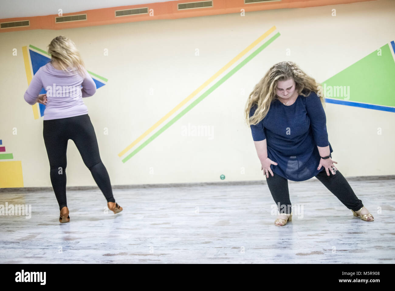 Dancing lesson at the first dancing school in Ukraine for plus size ...