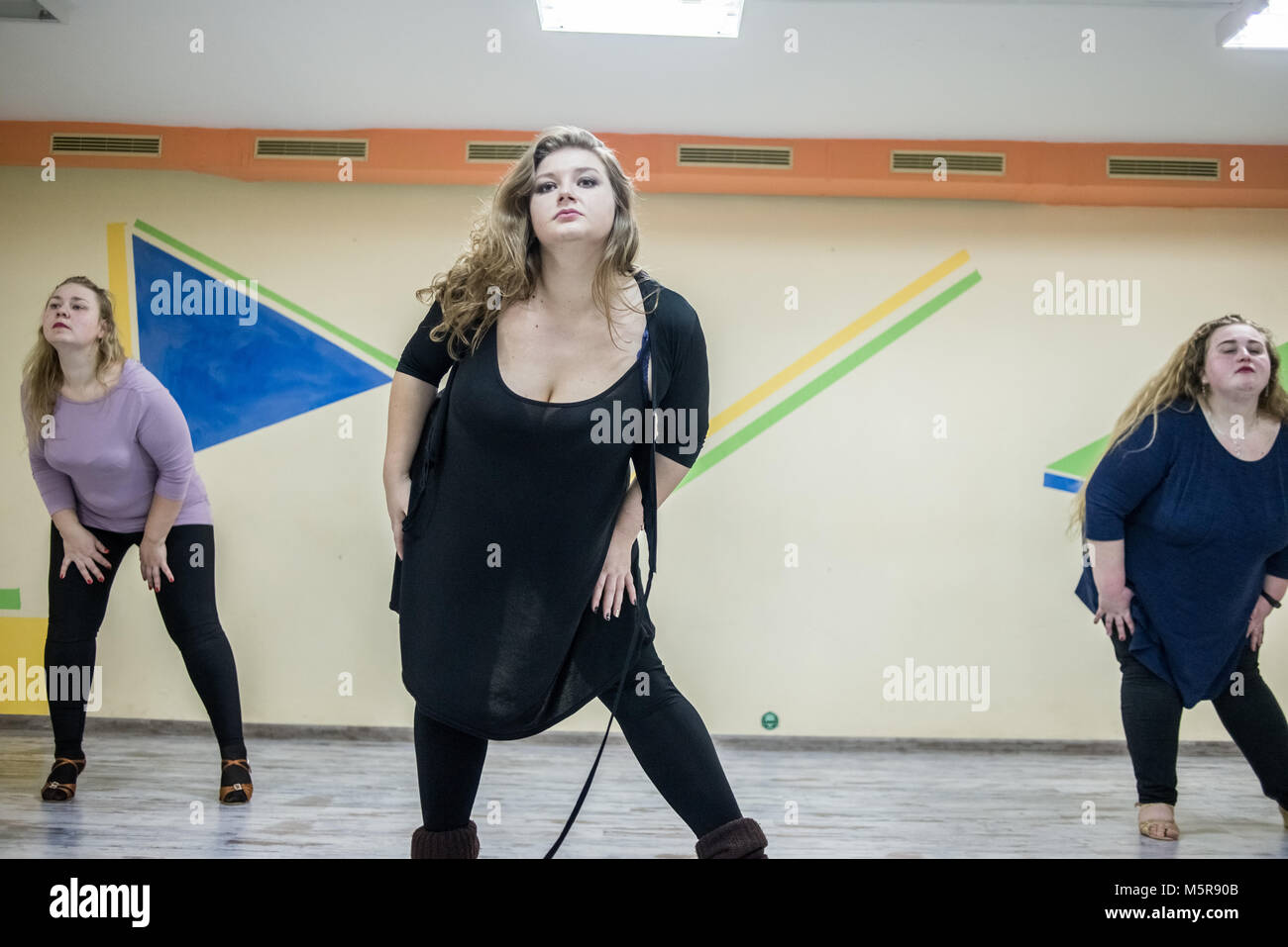Dancing lesson at the first dancing school in Ukraine for plus size ...