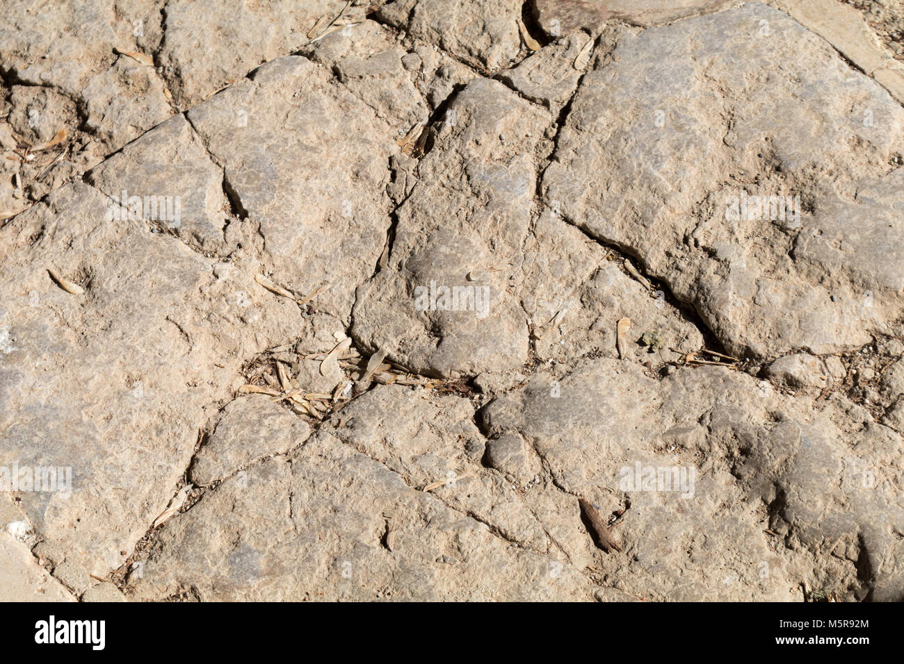 Cracks in the rock hi-res stock photography and images - Alamy