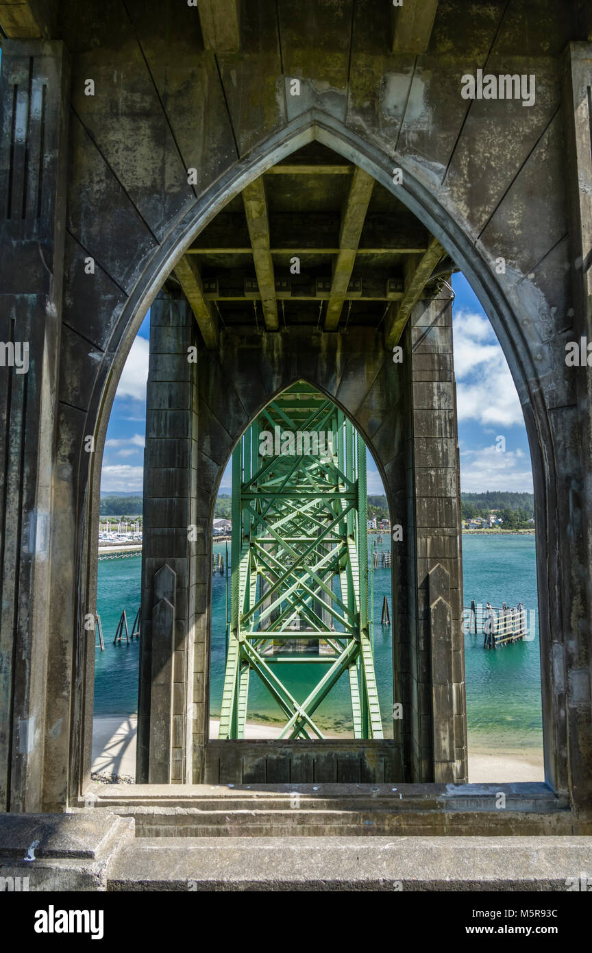 Cross bay bridge hi-res stock photography and images - Alamy