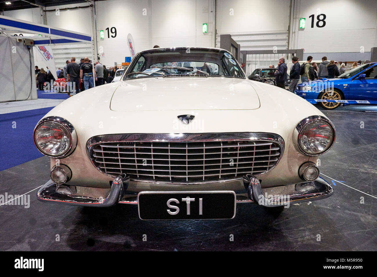 Roger moore the saint car hi-res stock photography and images - Alamy