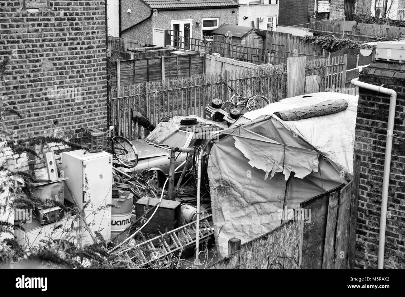 Untidy yard hi-res stock photography and images - Alamy
