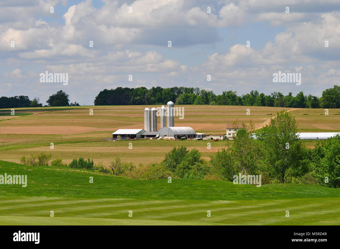 Amish farms in rural pennsylvania hi-res stock photography and images ...