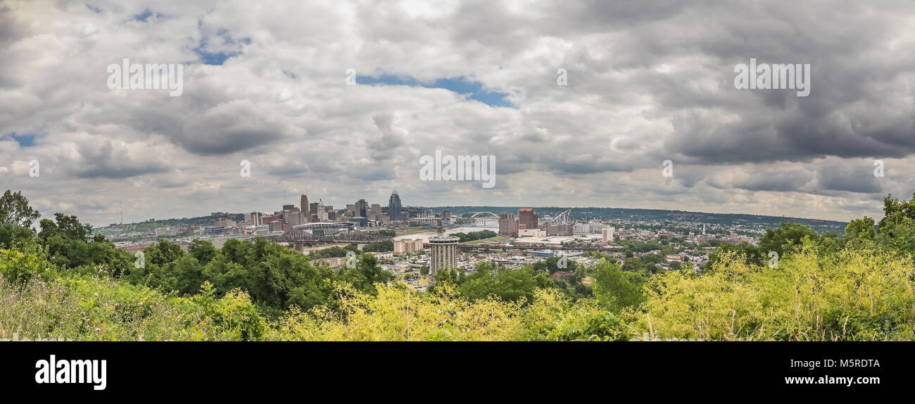 A panoramic capture of the Cincinnati, Ohio skyline Stock Photo - Alamy