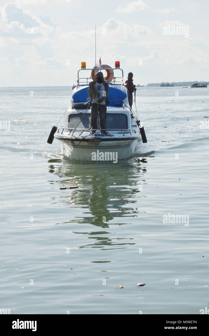 Porters Loading A Boat High Resolution Stock Photography and Images - Alamy