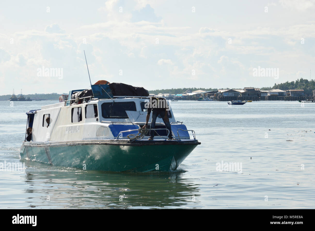 Porters Loading A Boat High Resolution Stock Photography and Images - Alamy