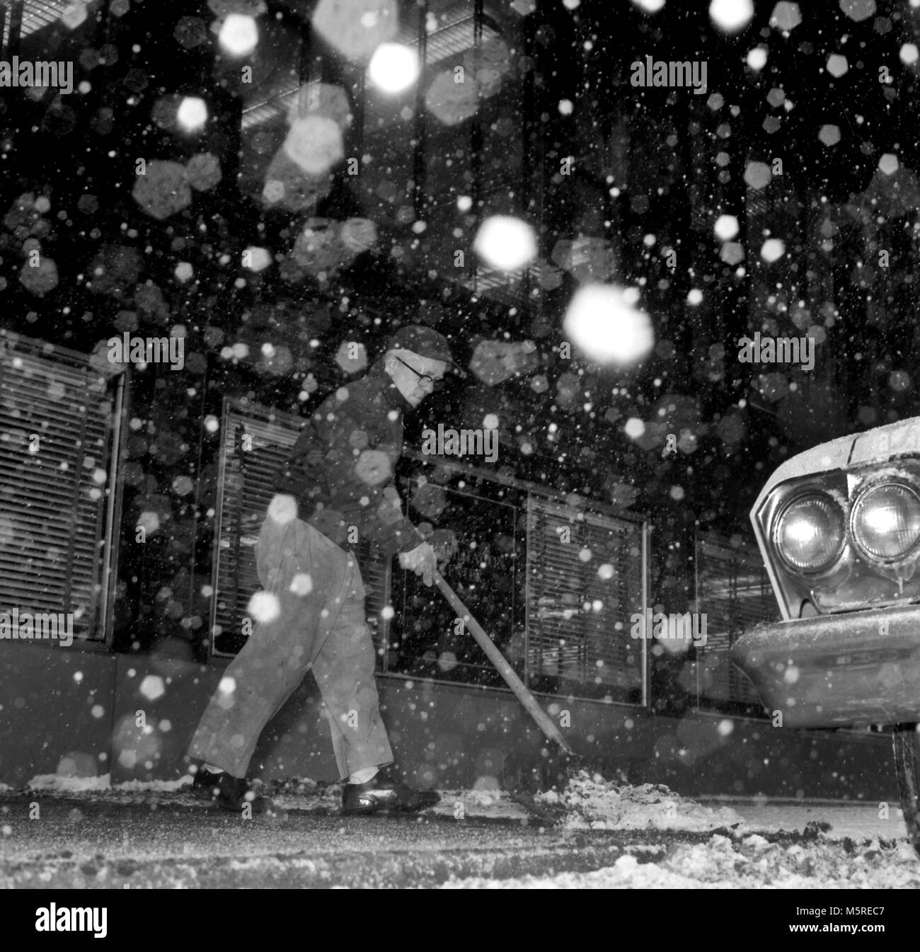 Snowstorm in Chicago, ca. 1963 Stock Photo - Alamy