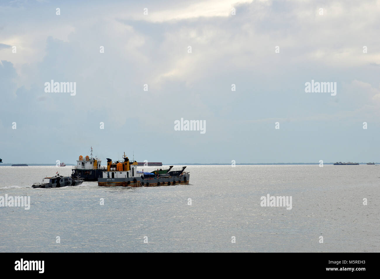 Inter island cargo ship in port hi-res stock photography and images - Alamy