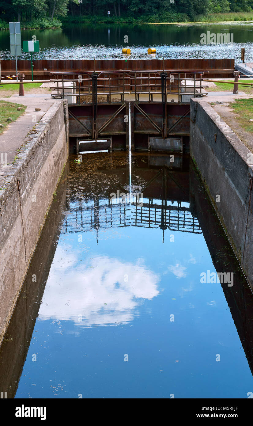 gateway hydraulic, hydraulic structure to adjust the water level in the ...