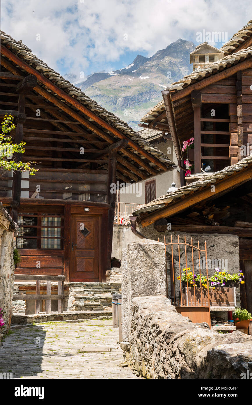 Alagna Valsesia, Valsesia, Vercelli, Piedmont, Italy Stock Photo - Alamy