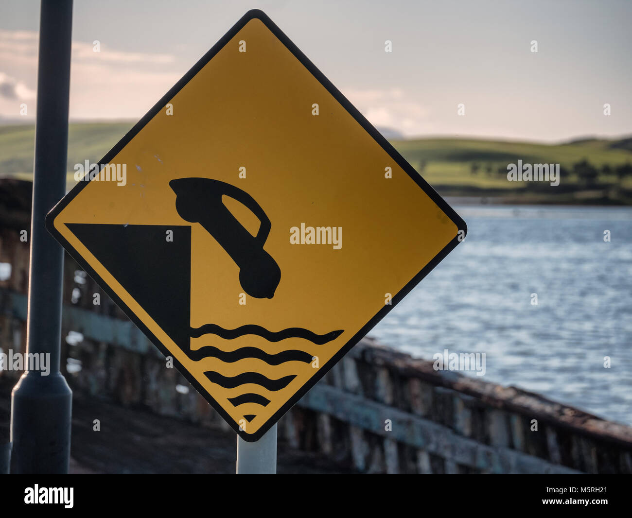 Car flood water icon hi-res stock photography and images - Alamy