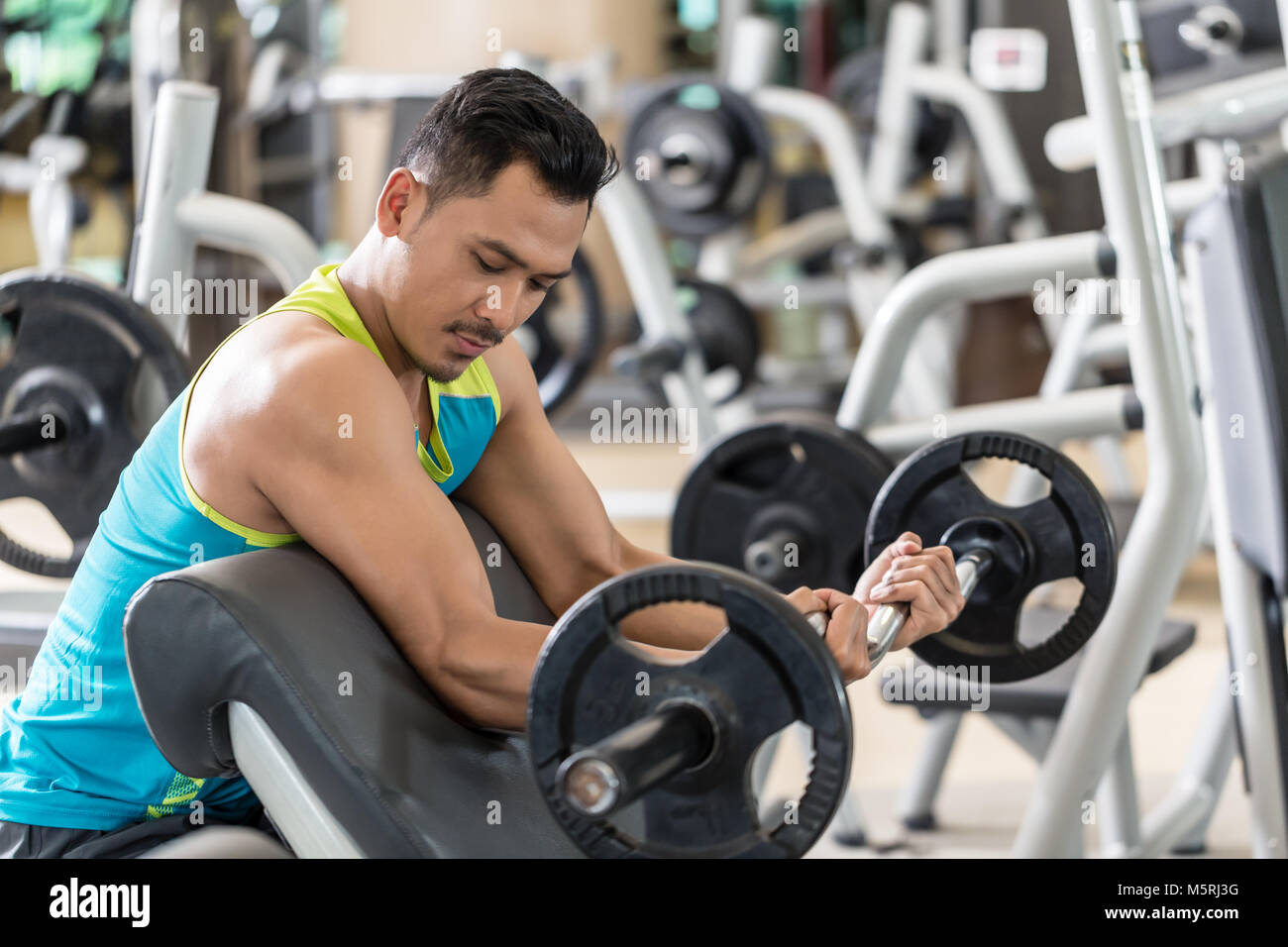 Bicep Exercises Machine