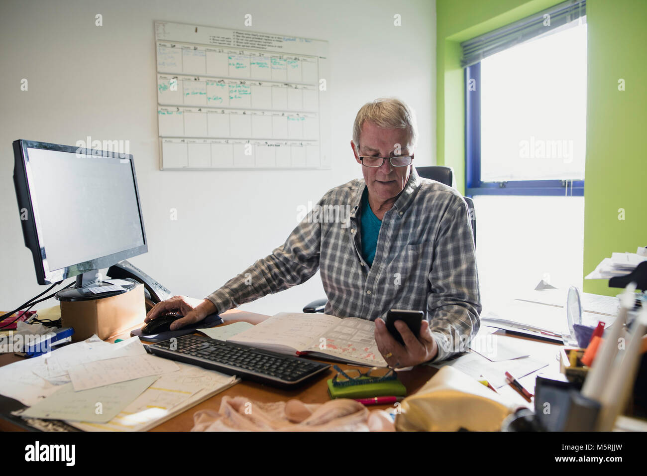 Messy home office hi-res stock photography and images - Alamy