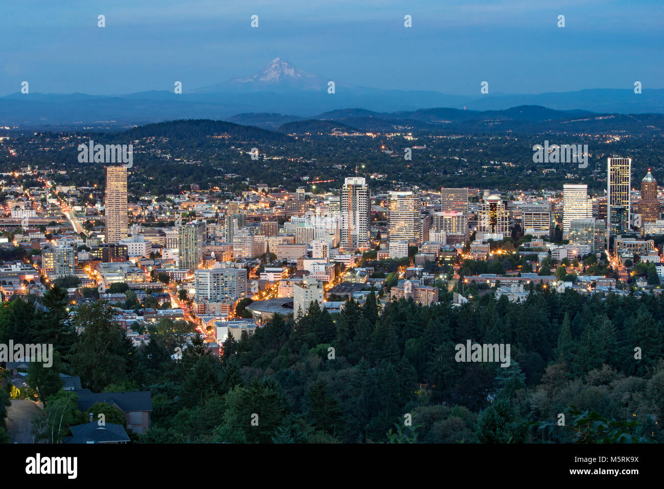 Portland oregon downtown hi-res stock photography and images - Alamy