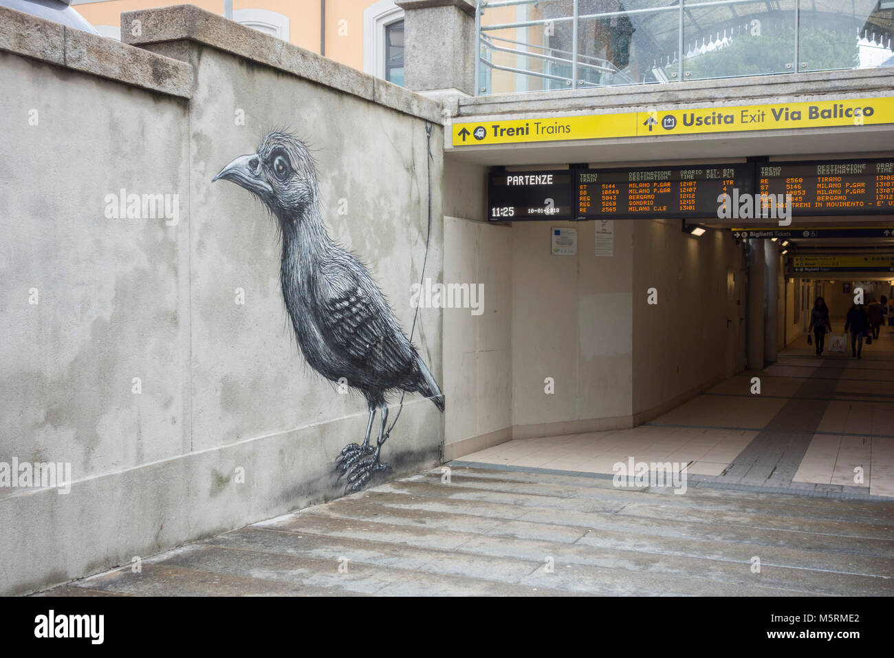 Entrance train station hi-res stock photography and images - Alamy