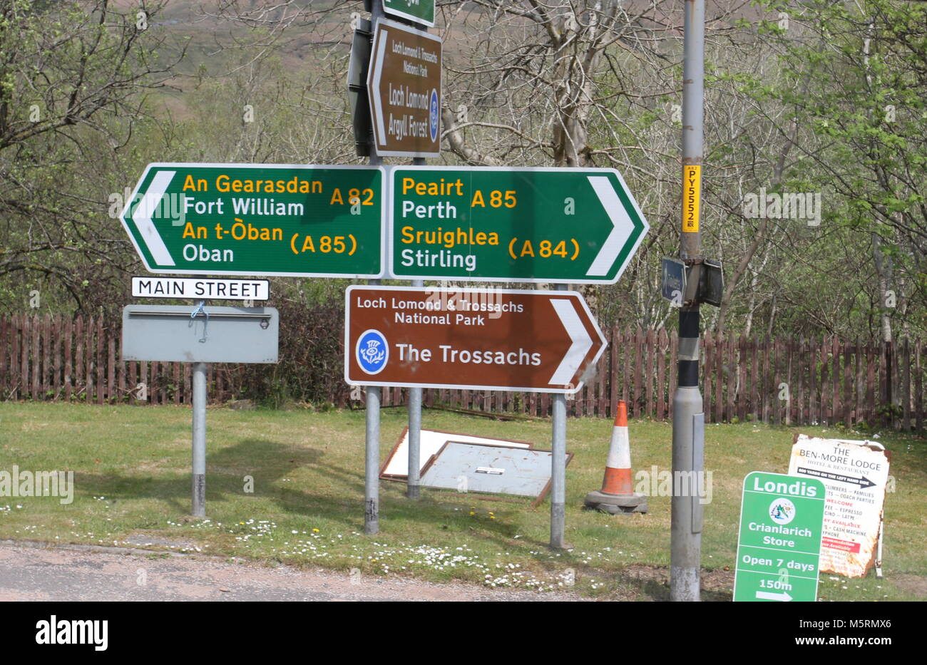 Bilingual road sign in Crianlarich Scotland May 2012 Stock Photo - Alamy