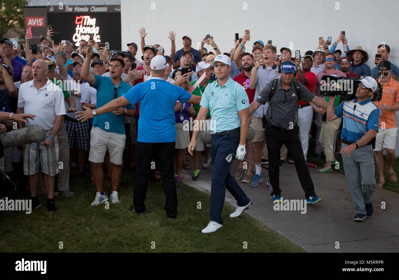 Palm Beach Gardens, Florida, USA. 25th Feb, 2018. Luke List watches his ...
