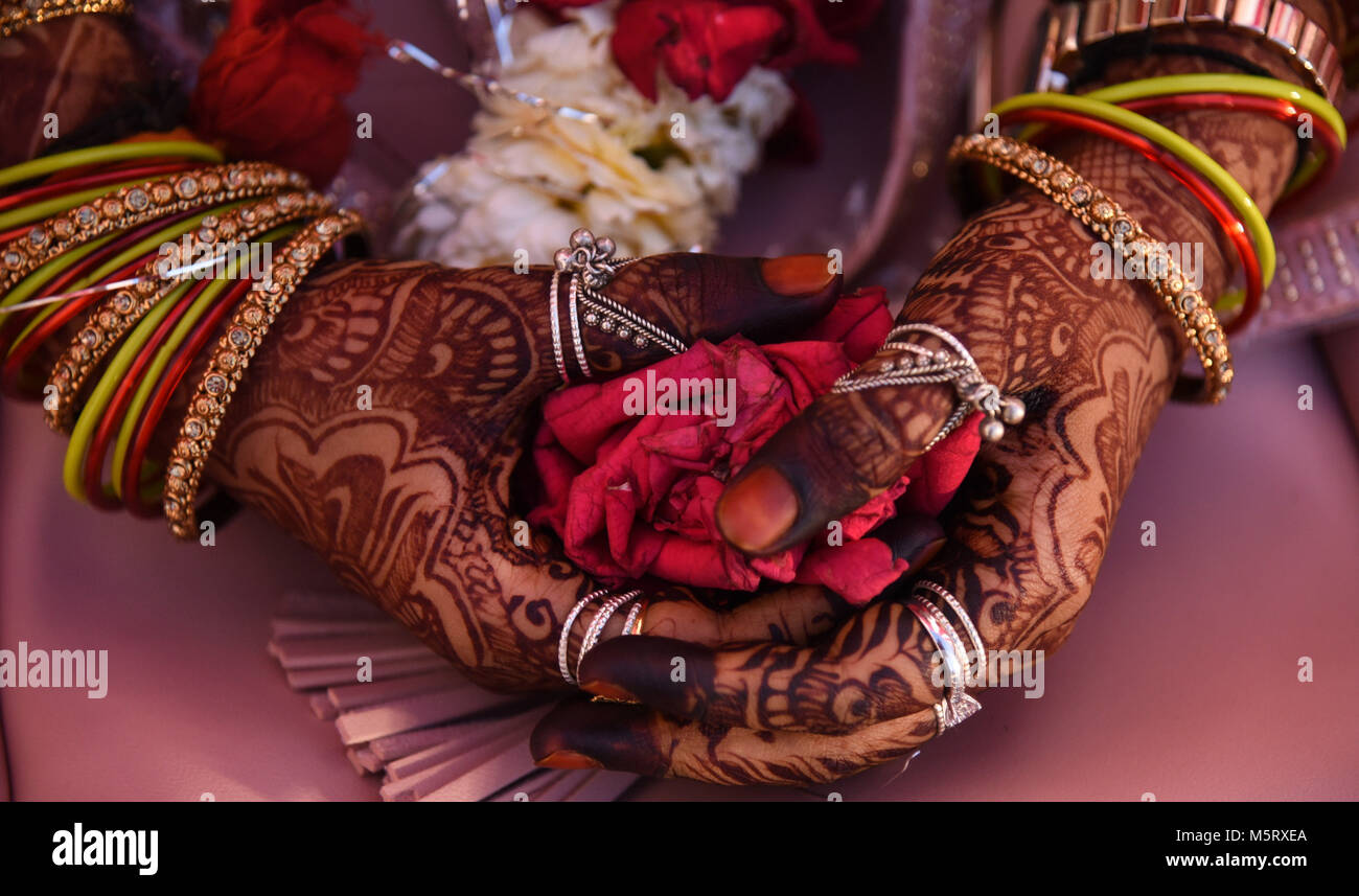 Mumbai, India. 25th Feb, 2018. An Indian Muslim bride dressed in ...