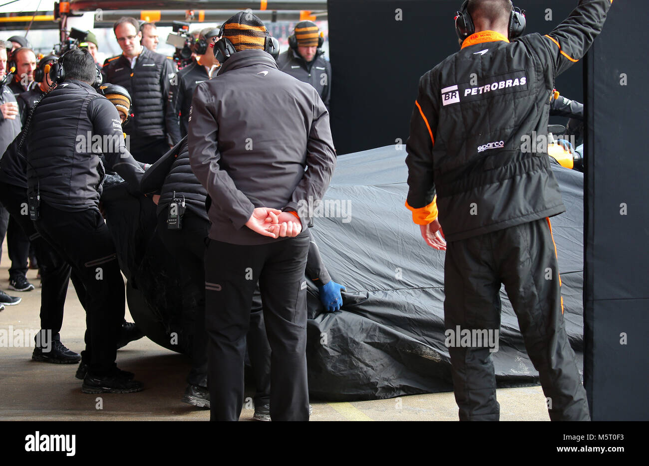 Accident of the the McLaren of Fernando Alonso during the tests at the ...