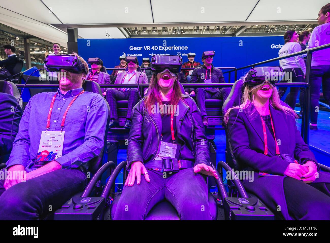 Barcelona, Spain. 26th Feb, 2018. Visitors experience Samsung's Gear VR ...