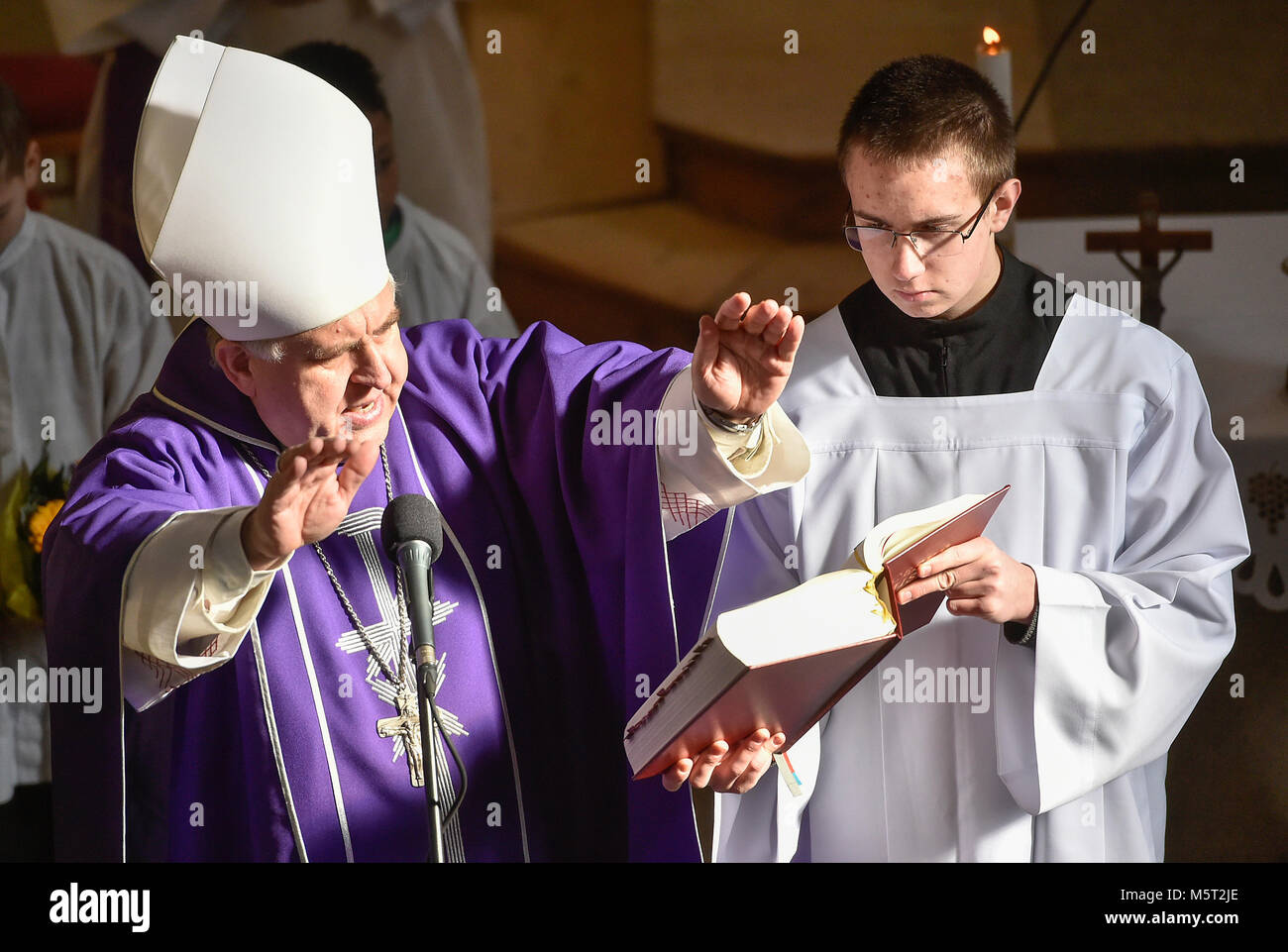 More than 100 pilgrims commemorated Czech Catholic priest Josef Toufar ...