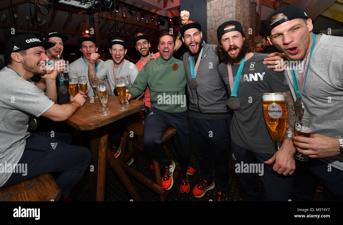 Beer ice hockey game hi-res stock photography and images - Alamy