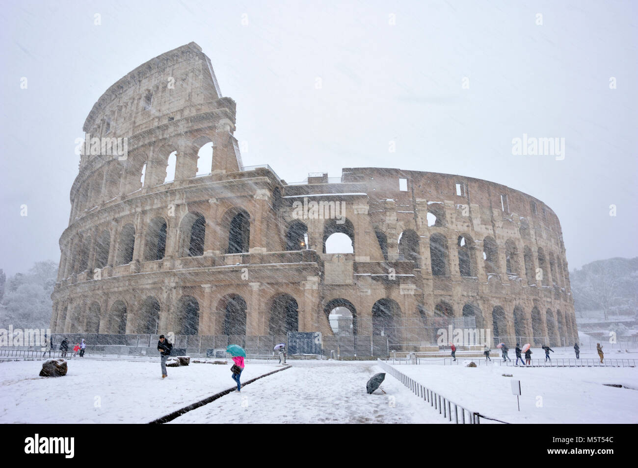 Colosseum rome snow coliseum hi-res stock photography and images - Alamy