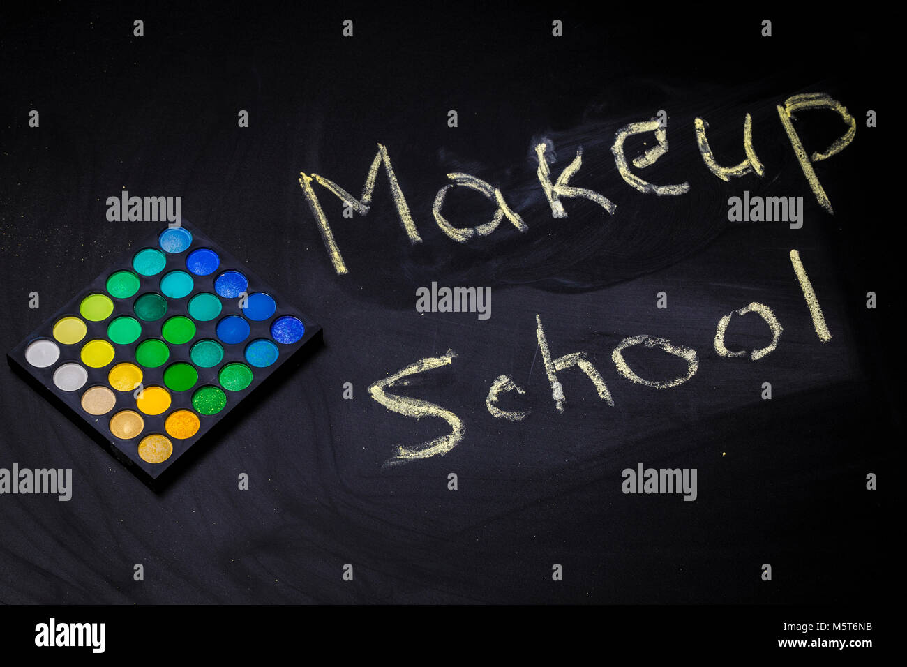 Makeup artist school hi-res stock photography and images - Alamy