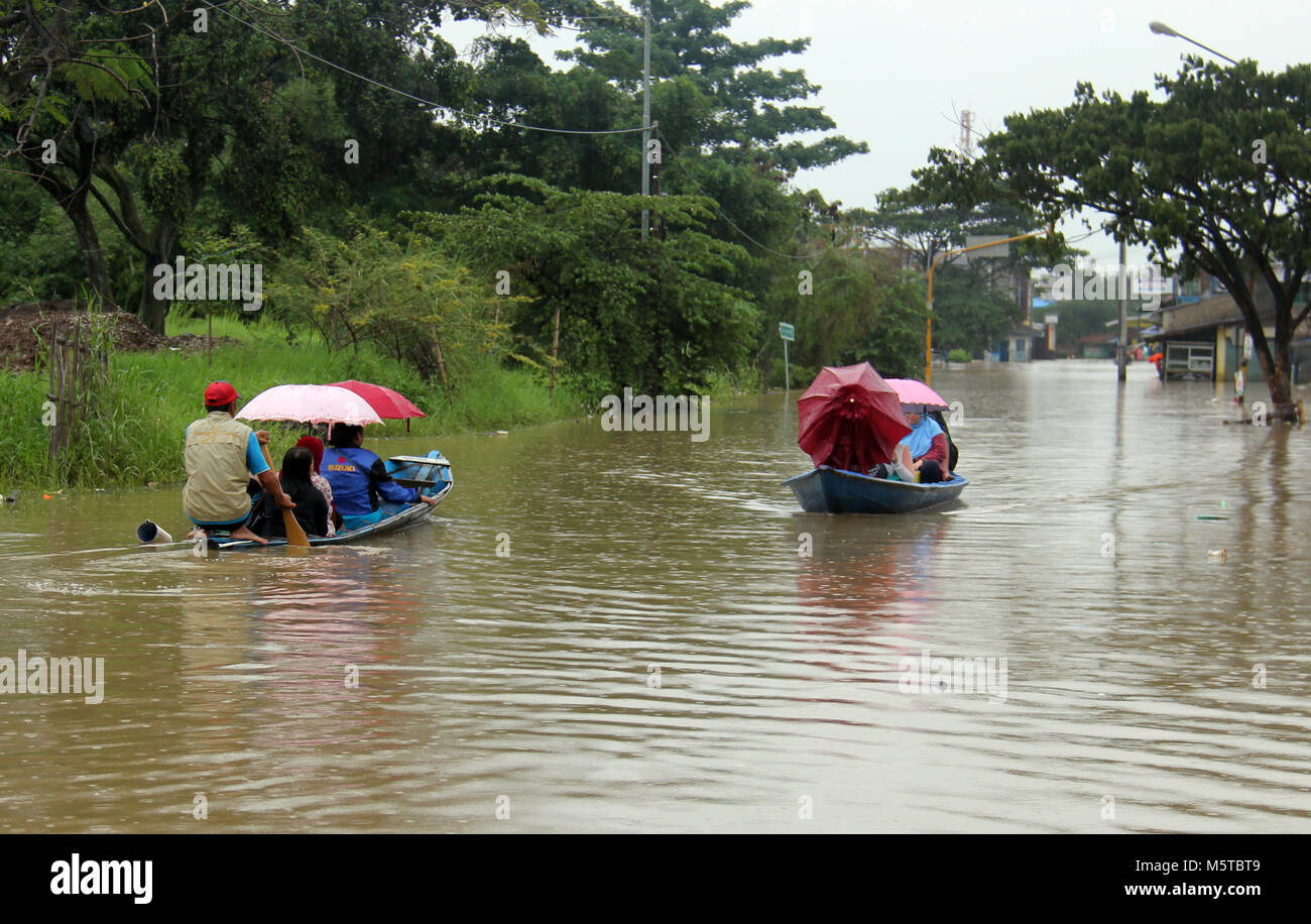 Residents crossed flood in Baleendah, Bandung, West Java, Bandung ...