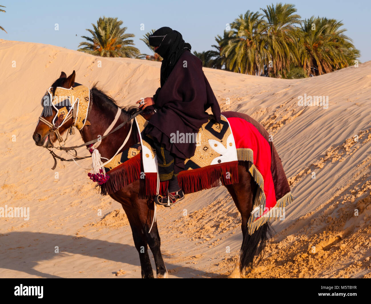 arabian desert clothing