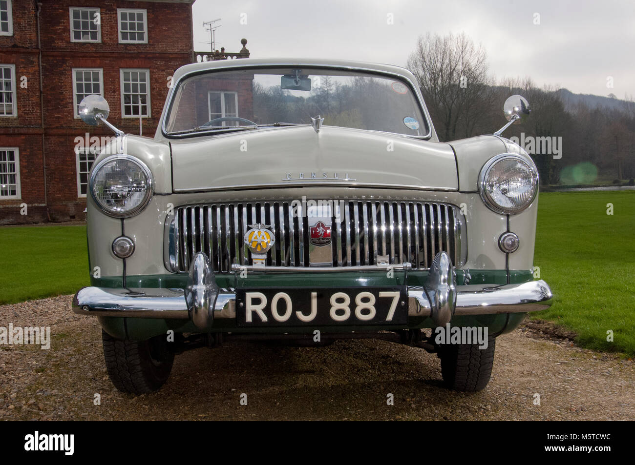 1950s ford consul classic car hi-res stock photography and images - Alamy