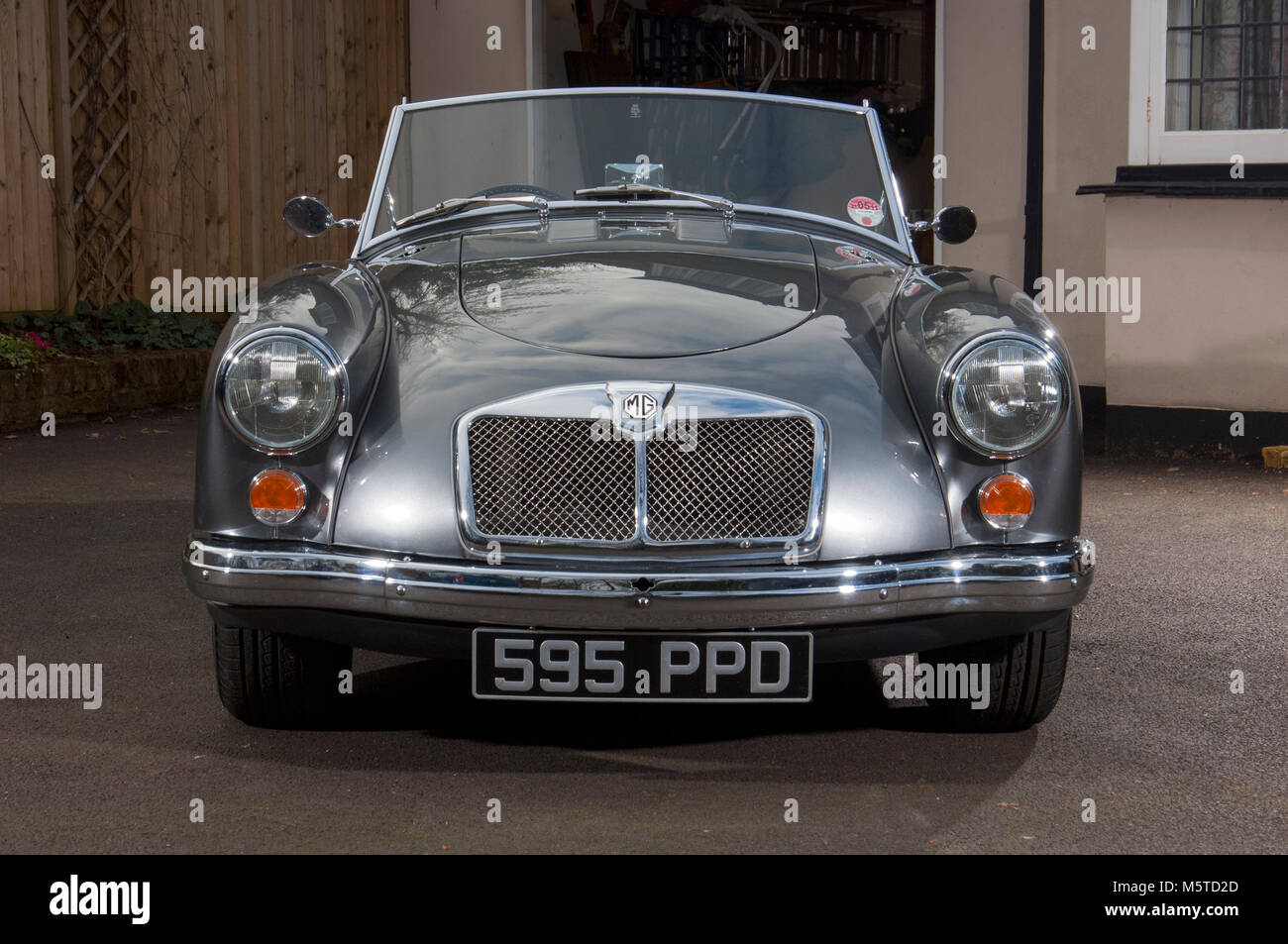 Mga sports car hi-res stock photography and images - Alamy